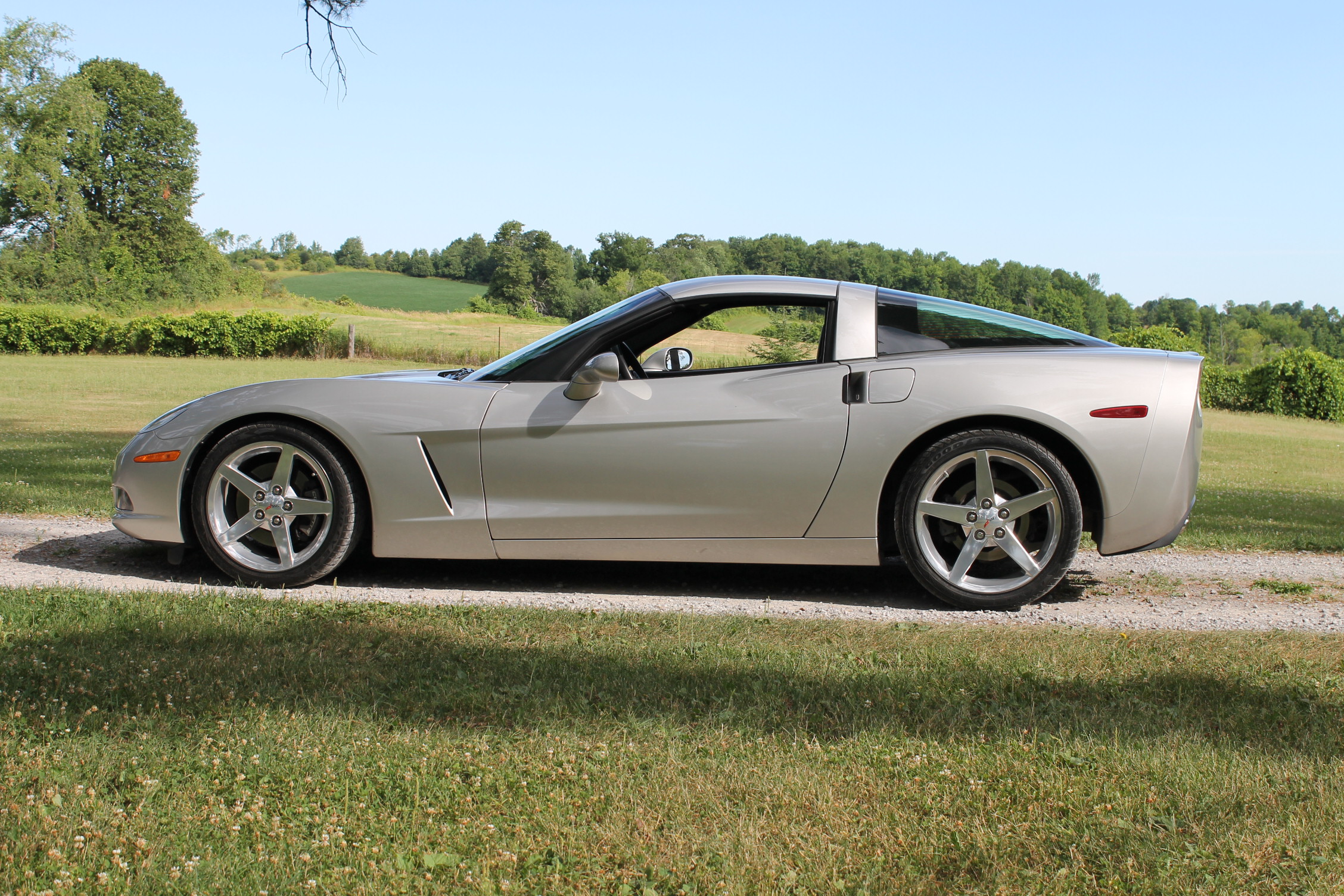 Our Corvette Side View In Field (2).JPG | Canadian Corvette Forums